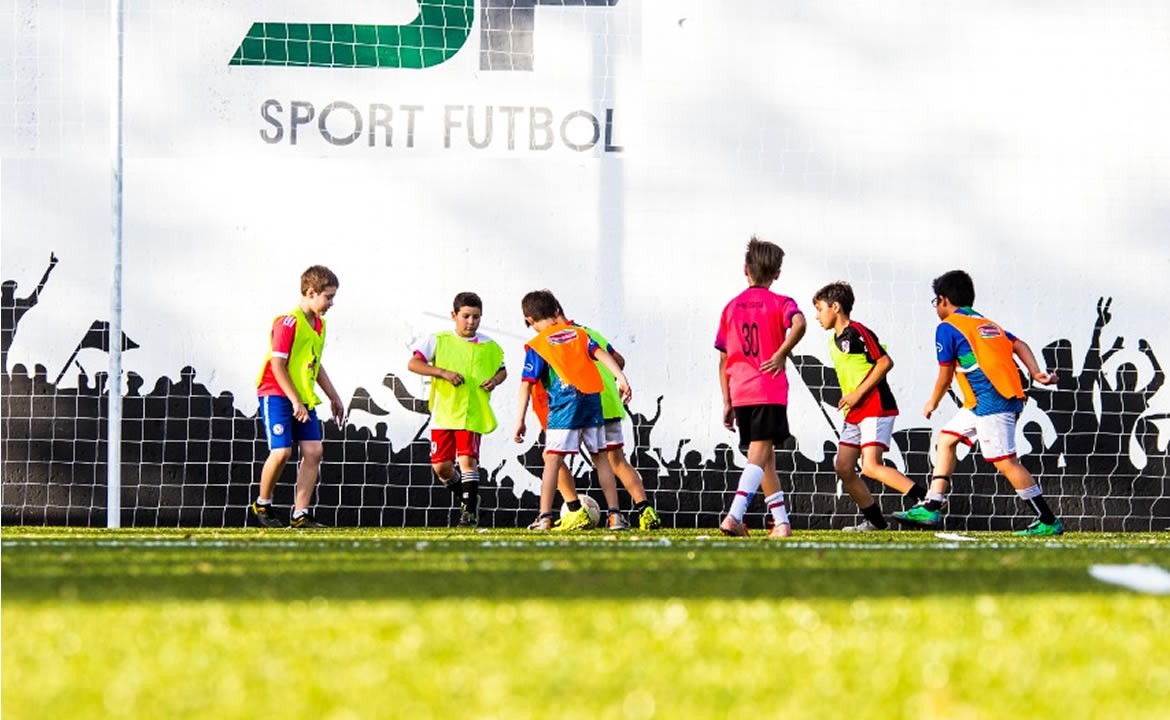 Ya funcionan las nuevas canchas de Sport Fútbol - DiarioSports - San ...
