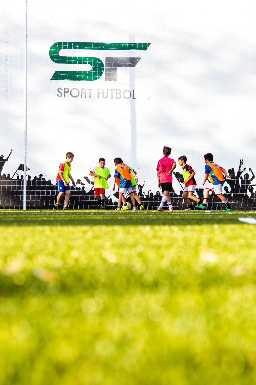Ya funcionan las nuevas canchas de Sport Fútbol - DiarioSports - San ...